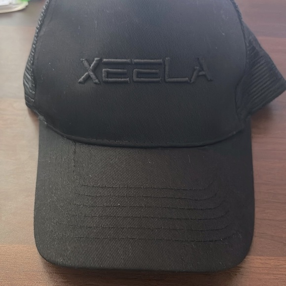 xeela | Accessories | Xeela Trucker Hat | Poshmark